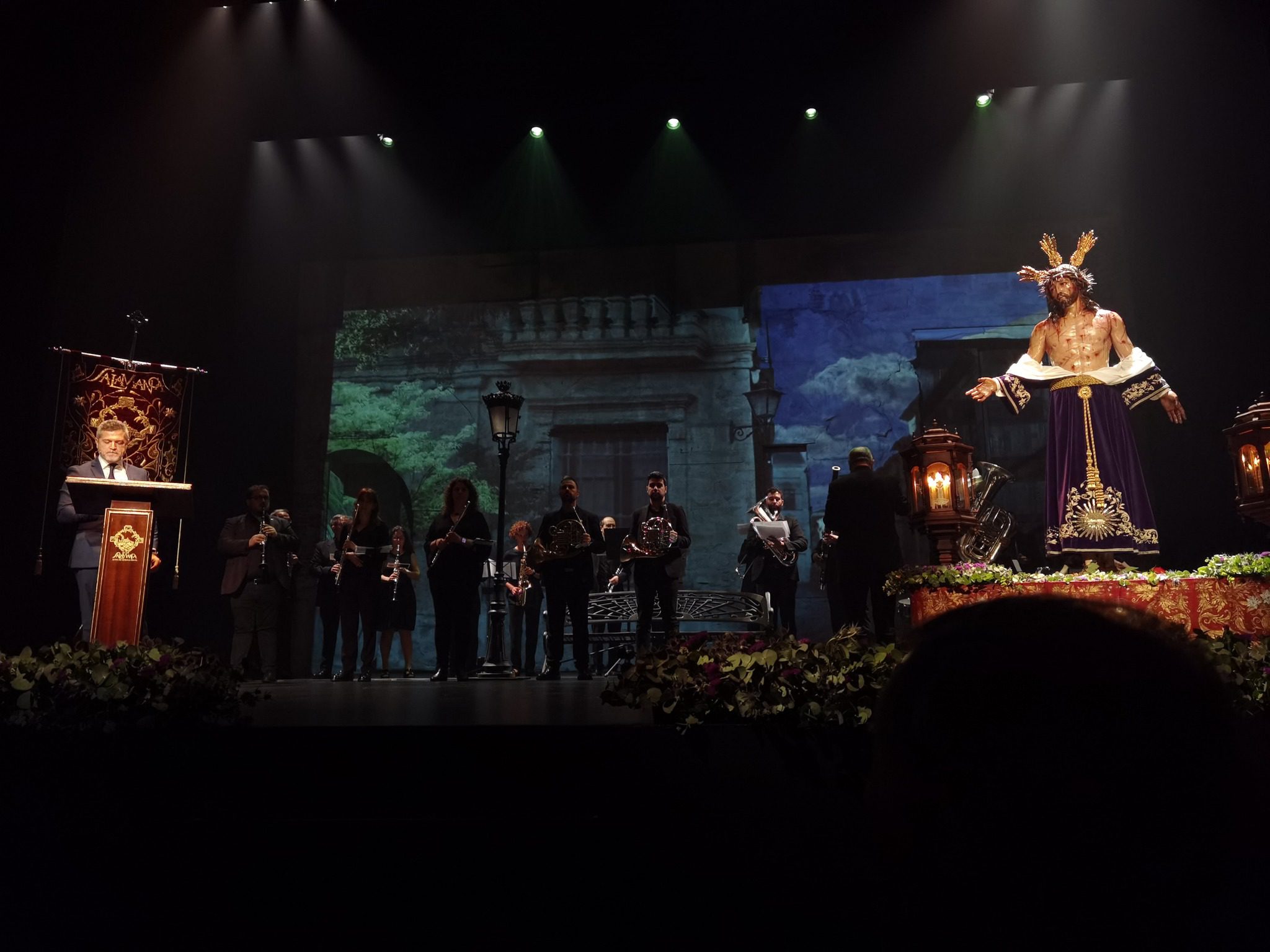 Julio López emociona con un pregón íntimo y valiente para la Semana ...